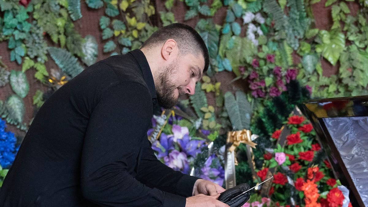 Ukraine-Krieg: Tod des Kommandanten des Russischen Freiwilligenkorps ...